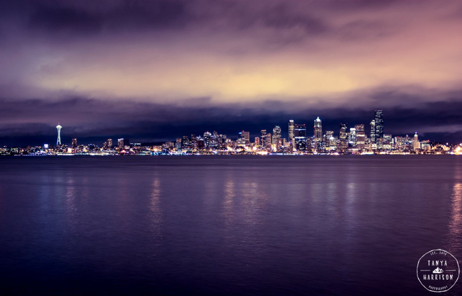 Seattle Skyline Purple Wall Art Purple Home Decor, Minimalist Art ...