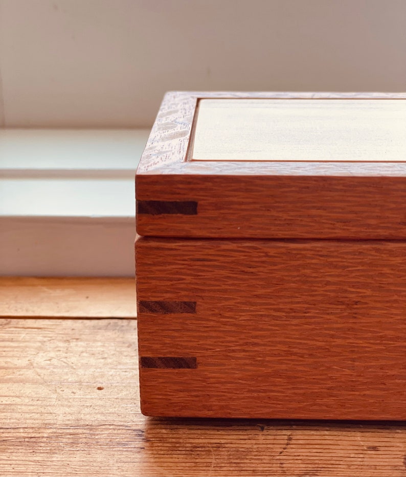 Silky Oak Box With Huon Pine Lid and Walnut Splines. - Etsy