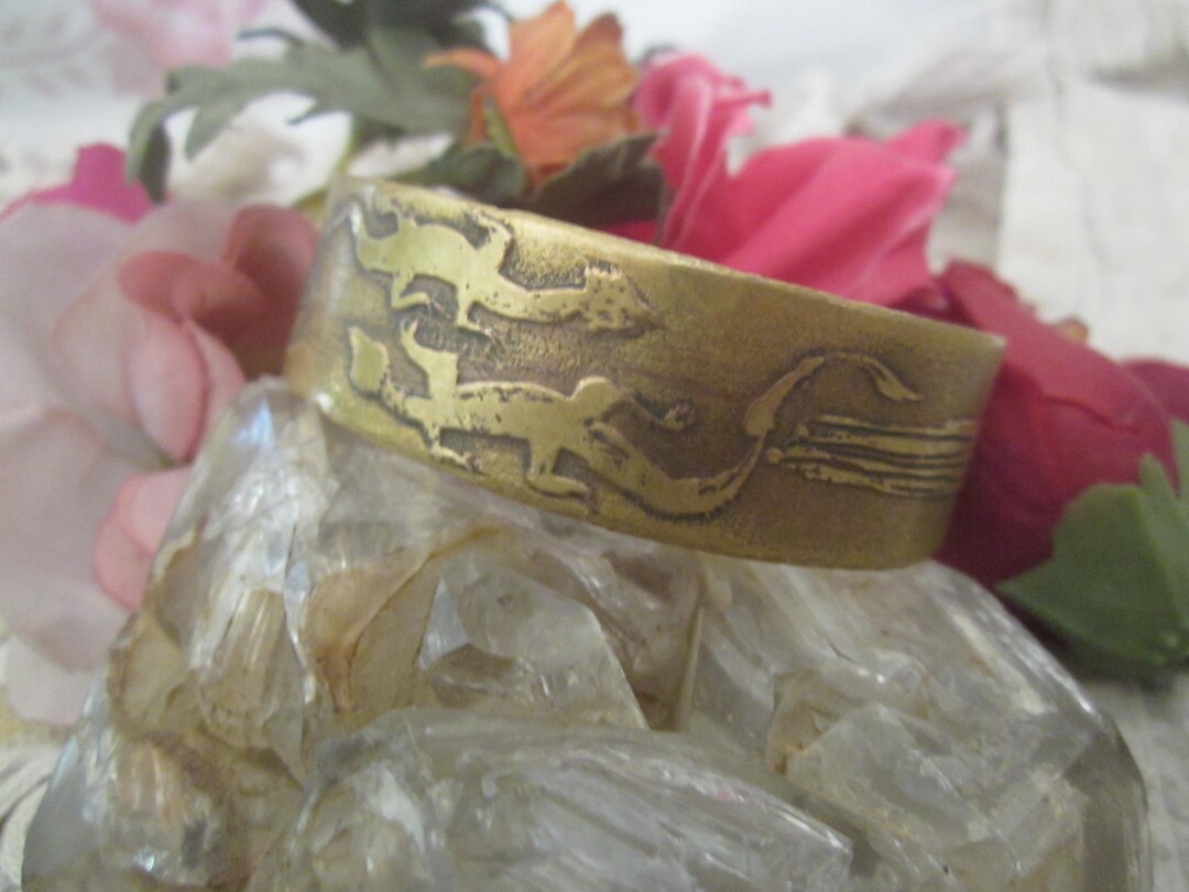 80's Vintage 1" Wide Delicate Brass Cuff Bracelet Featuring Lizards ...