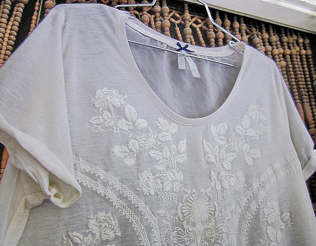 INTIMA, Israel - Beautiful White Top With "touch & Feel" White Floral ...