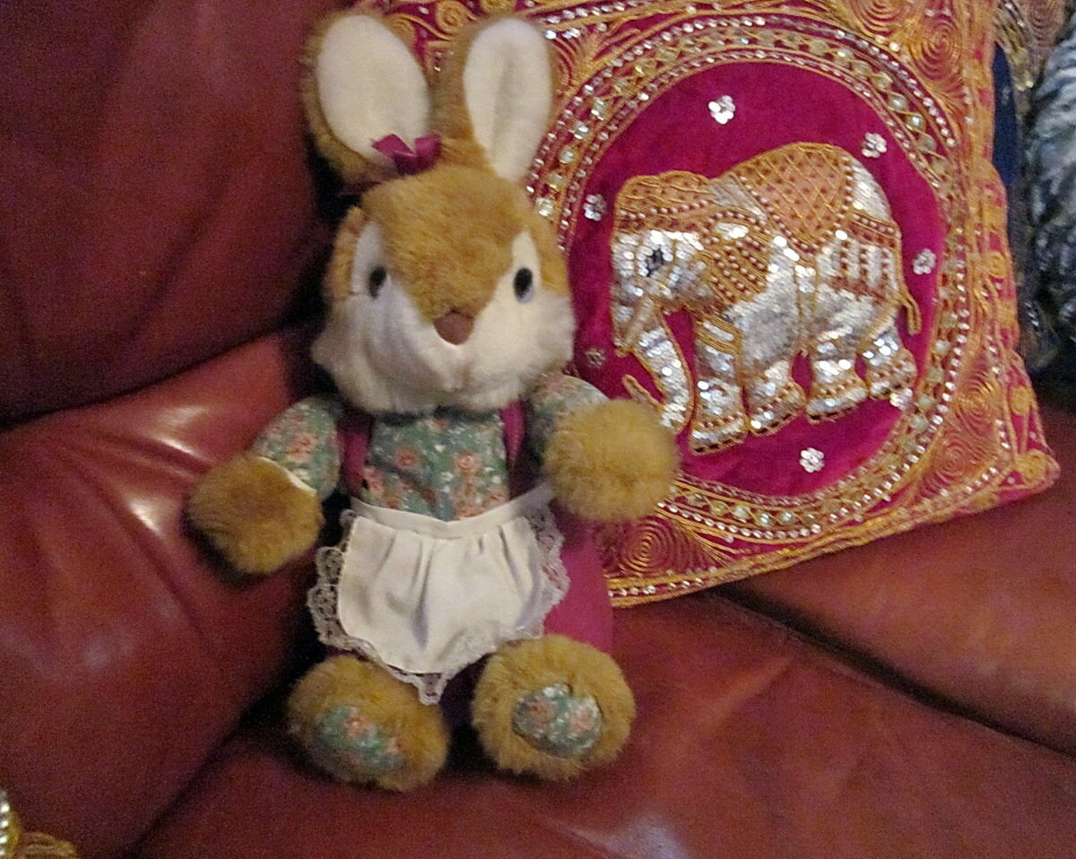 Adorable Huggable Bunny / Rabbit 70's Vintage - Etsy
