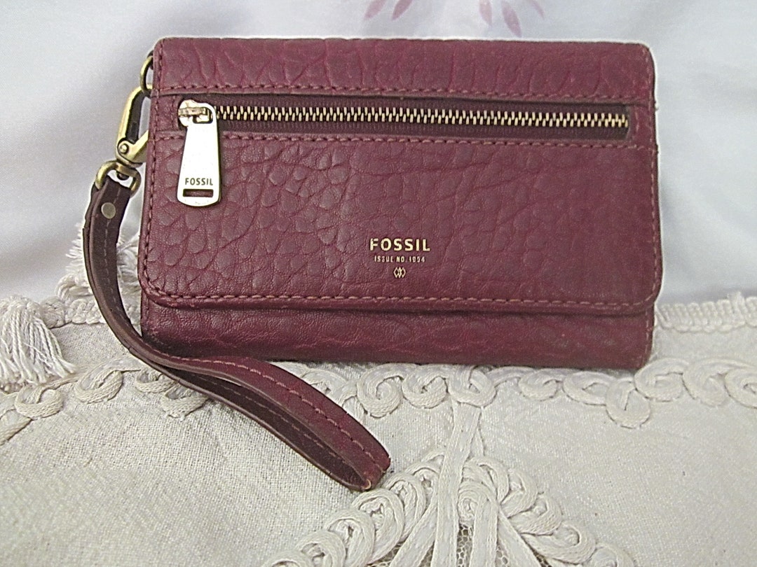 FOSSIL – Burgundy Pebbled Leather Wristlet Wallet W/lots of Credit ...
