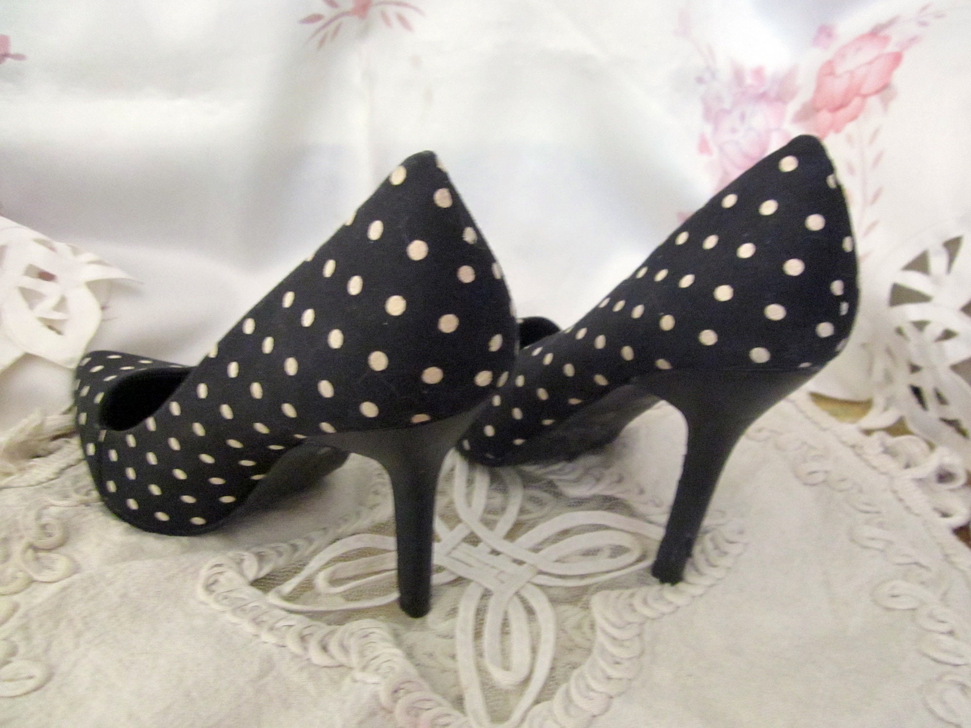 ATMOSPHERE - Rare Find Beautiful Polka Dots Classic High Heels ...