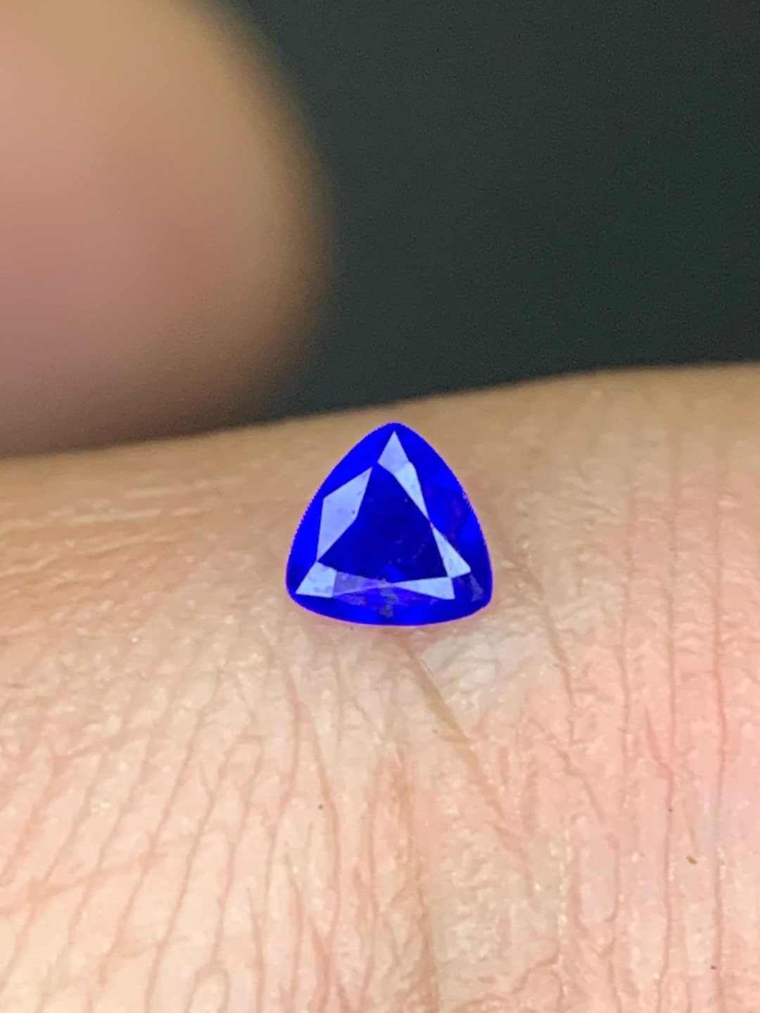 0.07/ct Royal Blue Hauyne,in Brilliance Trillion Cut, UV Reactive - Etsy