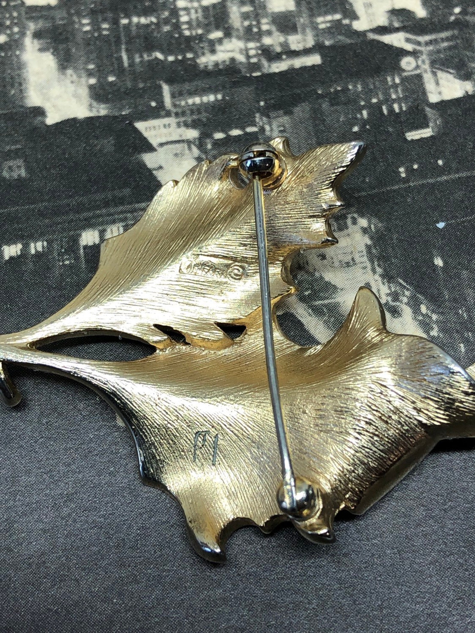 Vintage Trifari Brooch - Etsy