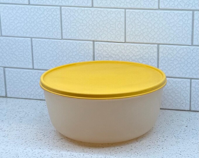 Vintage Tupperware 4 Quart Storage Container 1834-8 With Yellow Lid ...