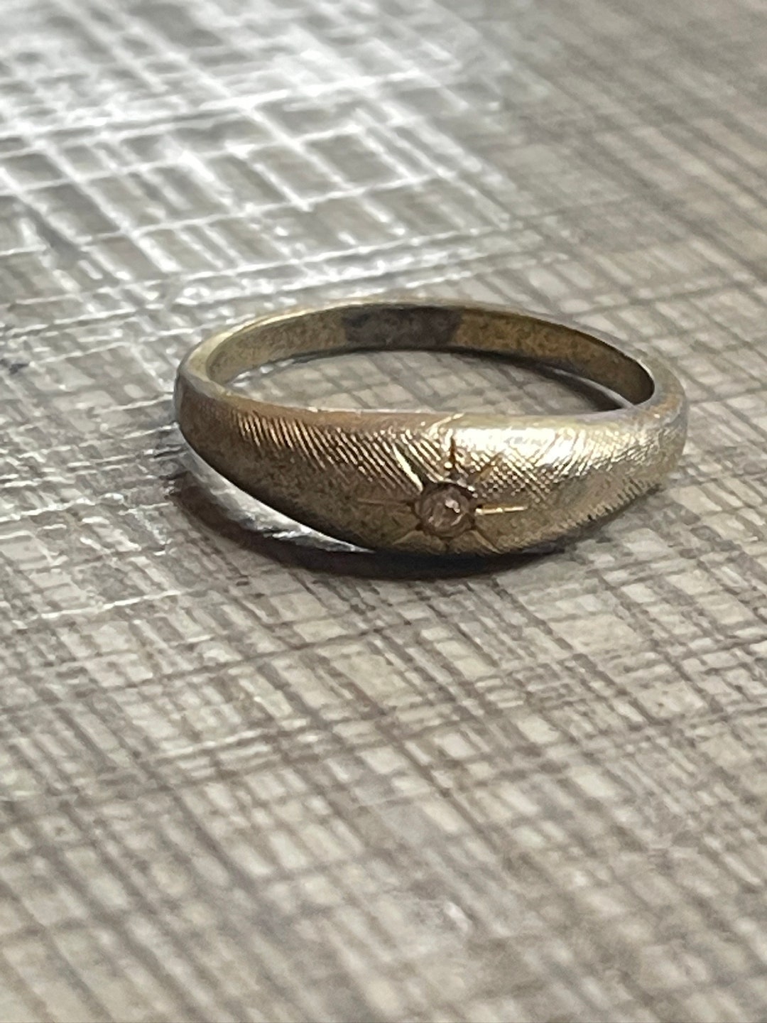 18K GE Ring W Tiny Diamond Size 7 Etsy 18K GE Ring W Tiny Diamond Size 7 Etsy