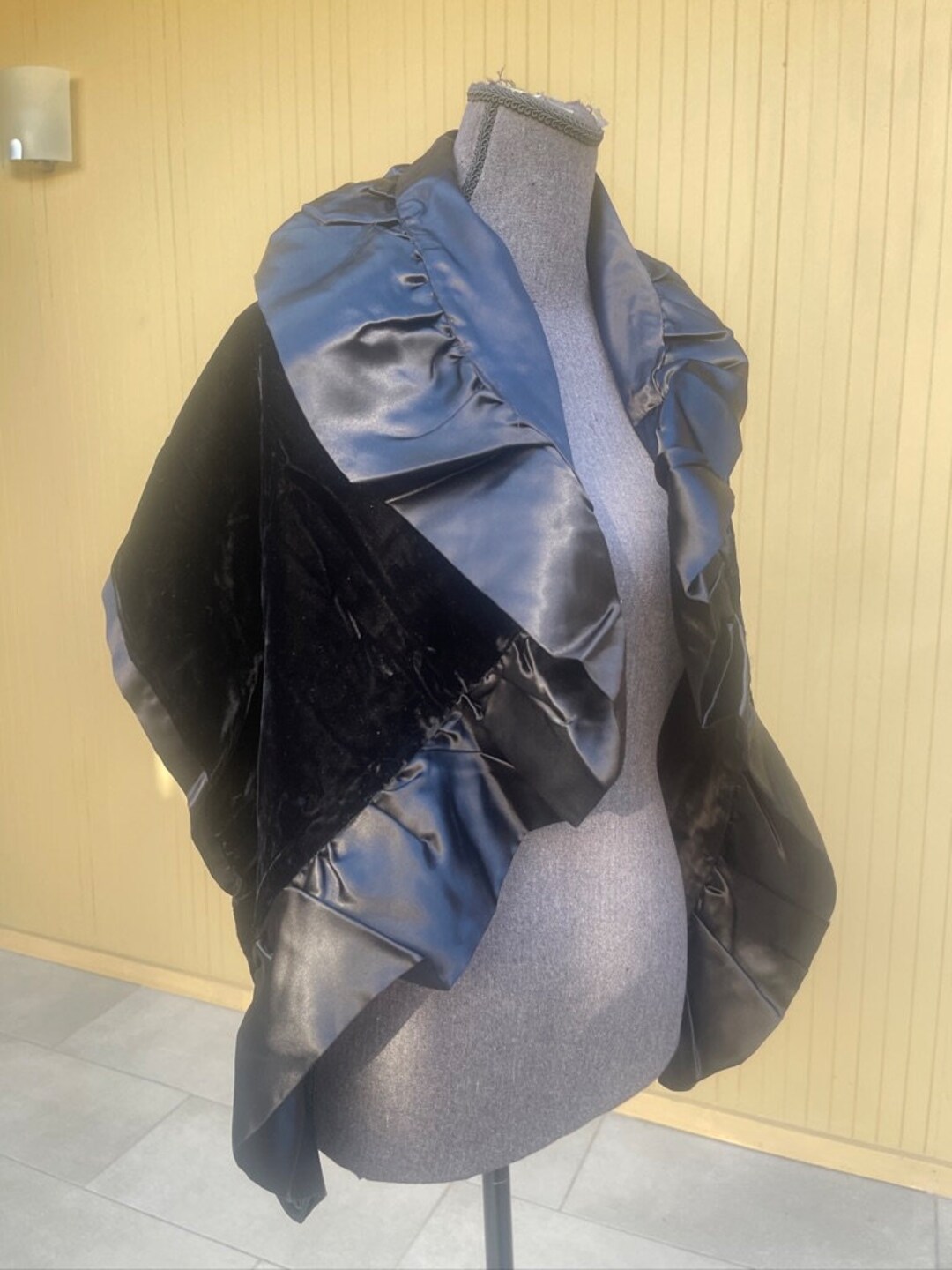 50s Velvet Capelet Ruffled Cape Satin Trim Shoulder Wrap - Etsy