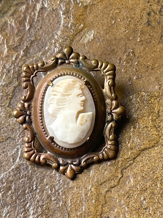 Shell silhouette cameo neoclassical italian cameos do… - Gem