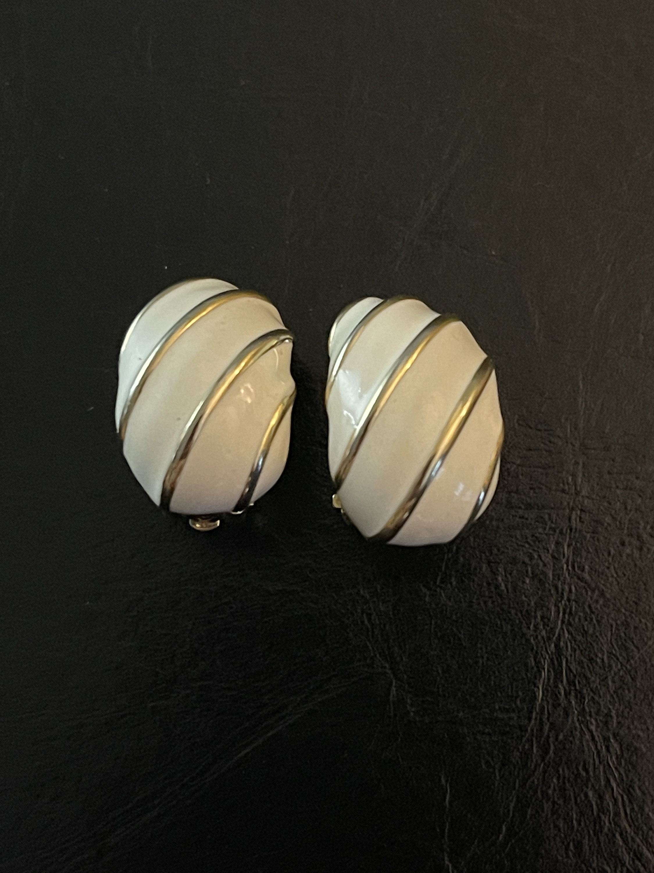 Erwin Pearl Creamy White Enamel Gold Vintage Clip on Earrings - Etsy