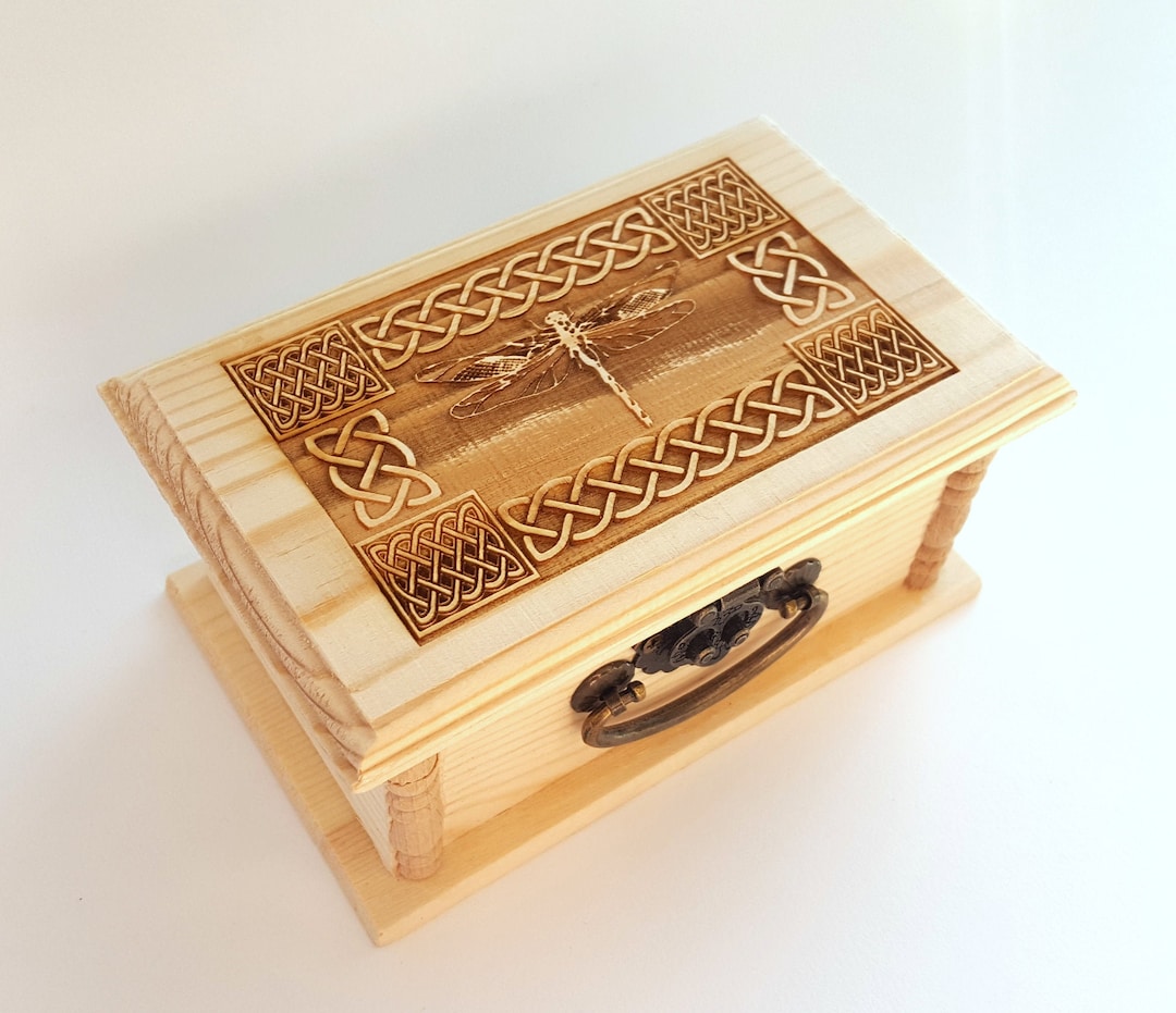 Dragonfly Celtic Knot Latched Wooden Box : Free Engraved ...