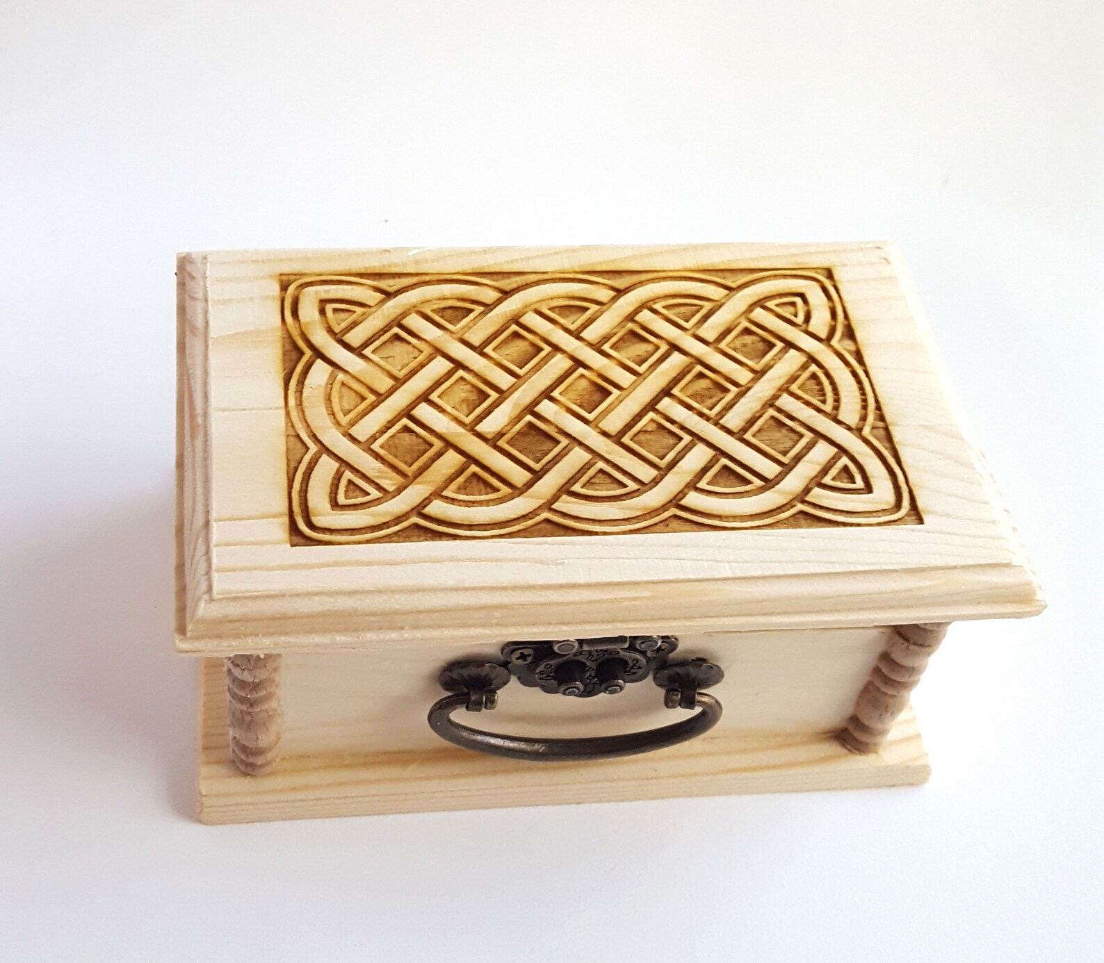 Celtic Knot Latched Wooden Box : Free Engraved - Etsy