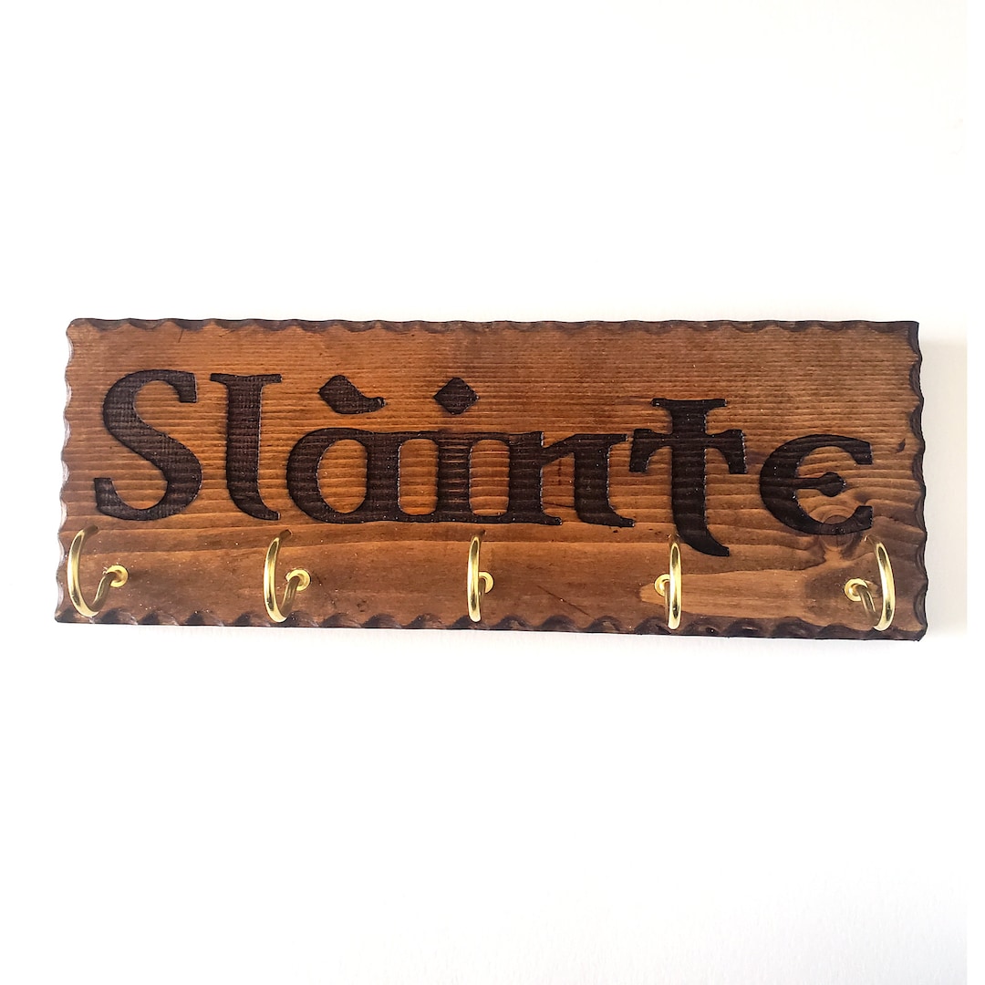 Sláinte Gaelic Sign Key Hanger, Celtic Irish Wooden Wall Mounted Hook ...