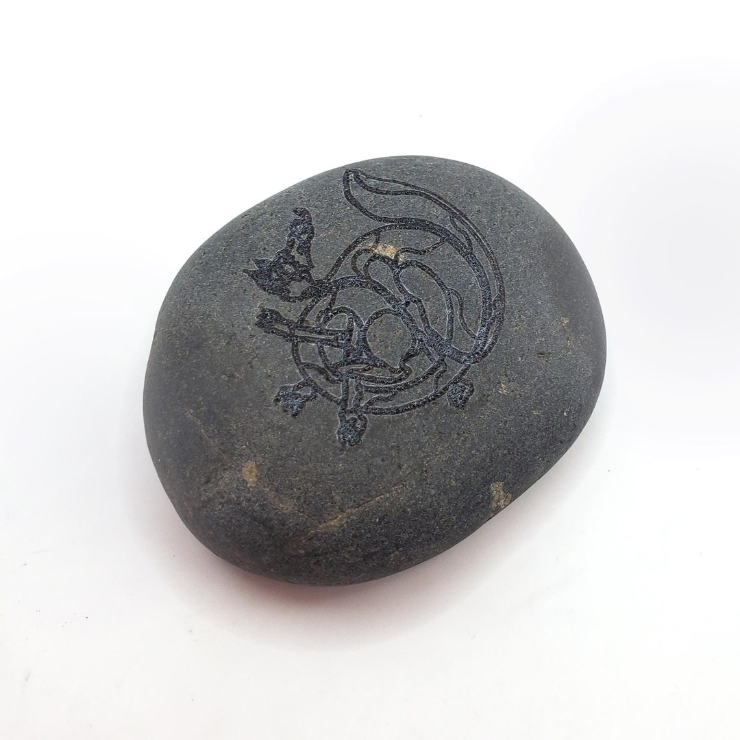 Celtic Wolf Worry Stone - Free Personalized Engraving, Wolf Spirit ...