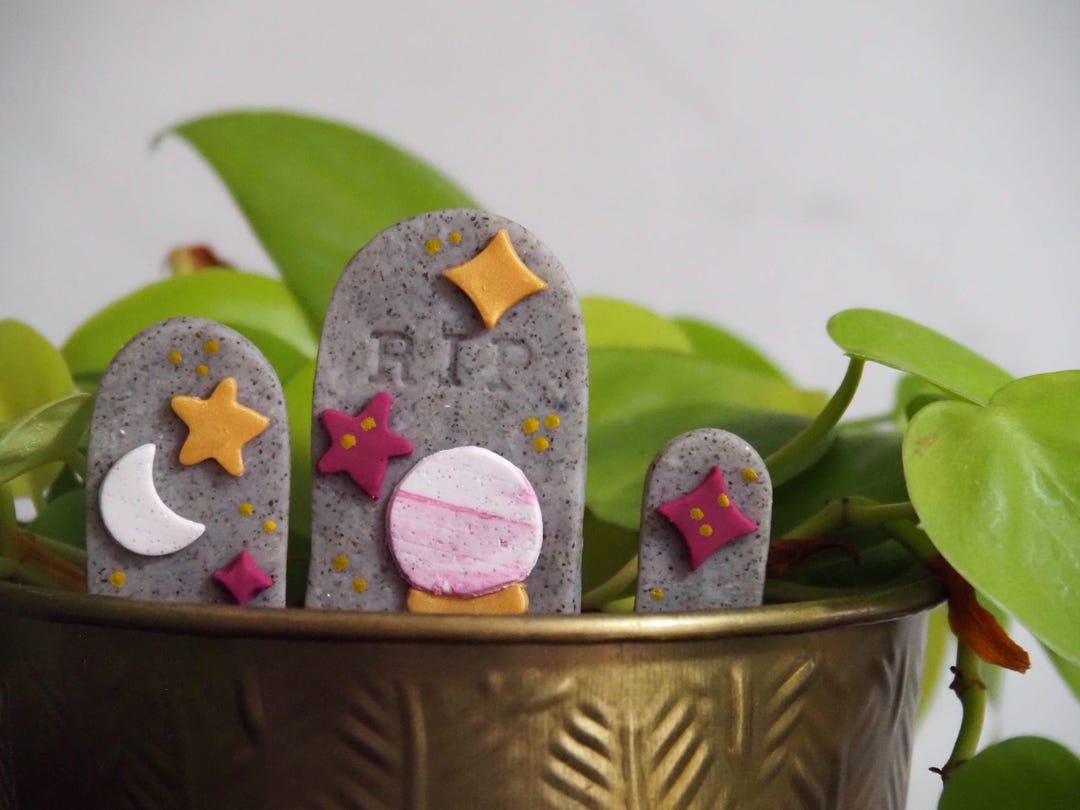 Outlook Not so Good Plant Tombstone Trio - Spooky Plant and Terrarium ...