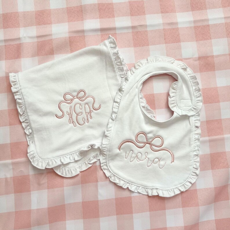 Personalized Ruffle Bib and Burp Cloth With Bow - Etsy