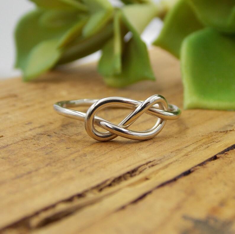 Solid Gold Infinity Knot Ring: 14K Gold Ring Yellow or White - Etsy
