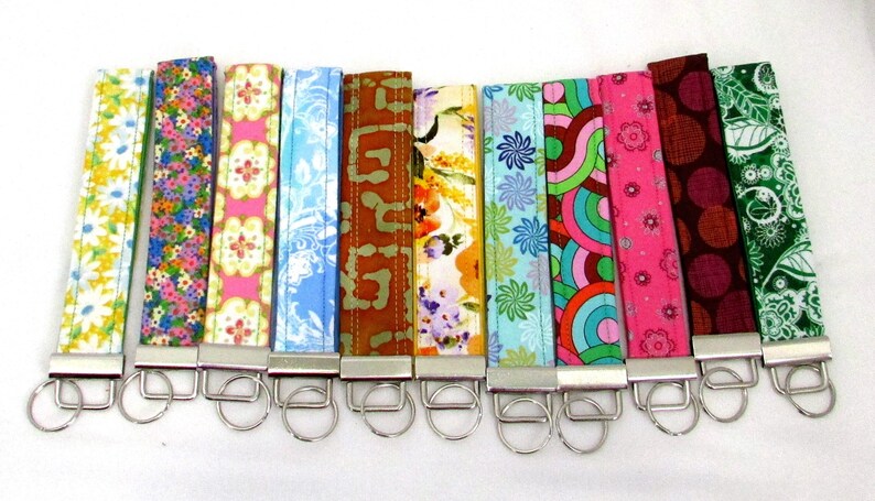 Floral Key Chain, Green Fabric Key Fob, Handmade Keychain Wristlet ...