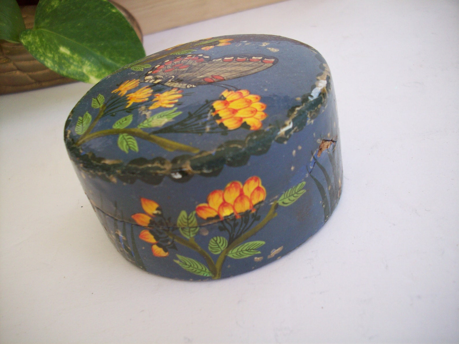 Vintage Round Lacquerware Wooden Box With Flowers and a Pretty | Etsy