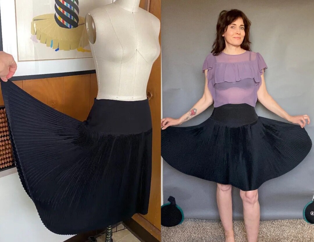 SASSIA Paris Skirt Sz 2 Accordian Pleated Black Knee Length Pleat ...