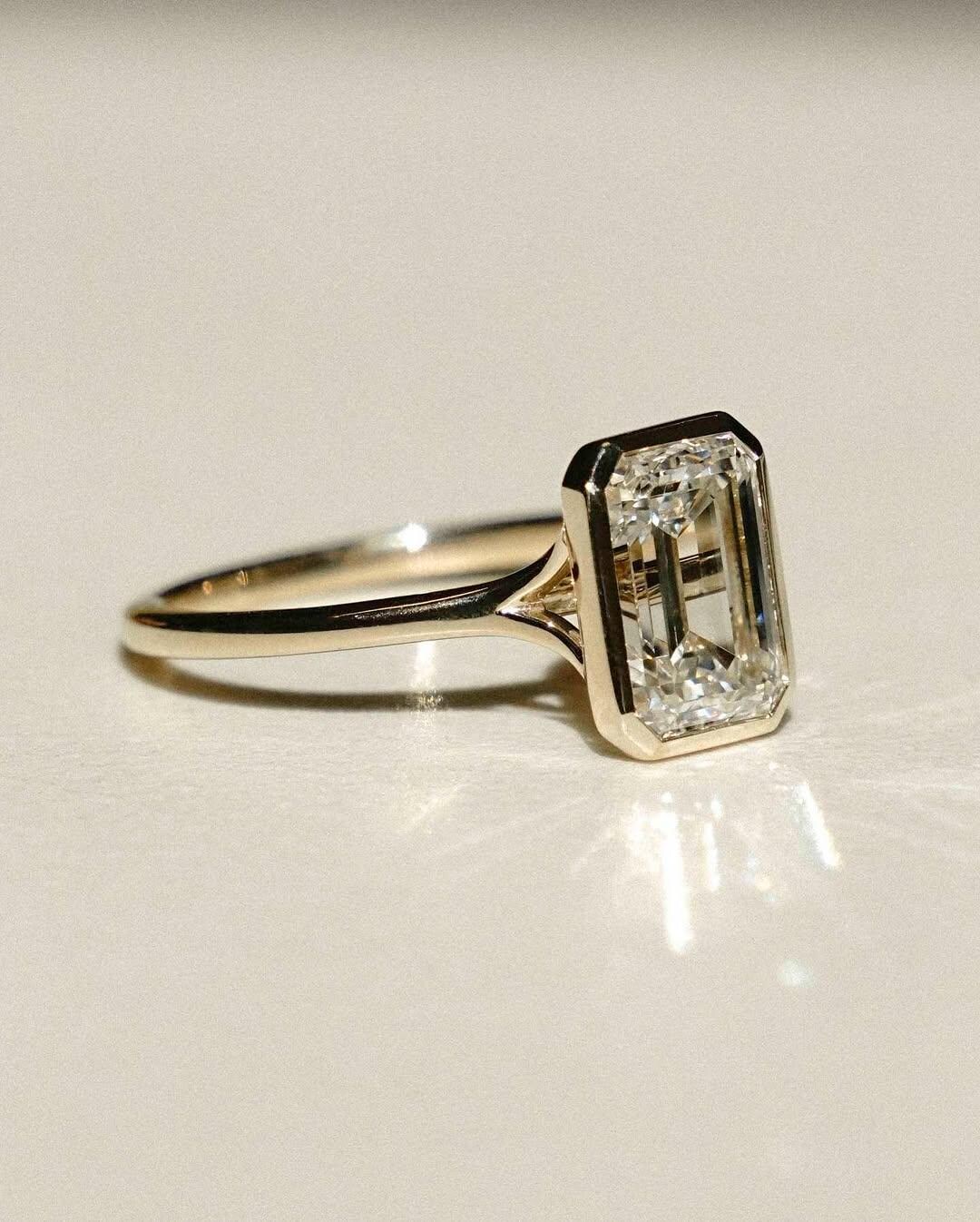 Bezel Setting Emerald Cut Moissanite Engagement Ring With Split Shank ...