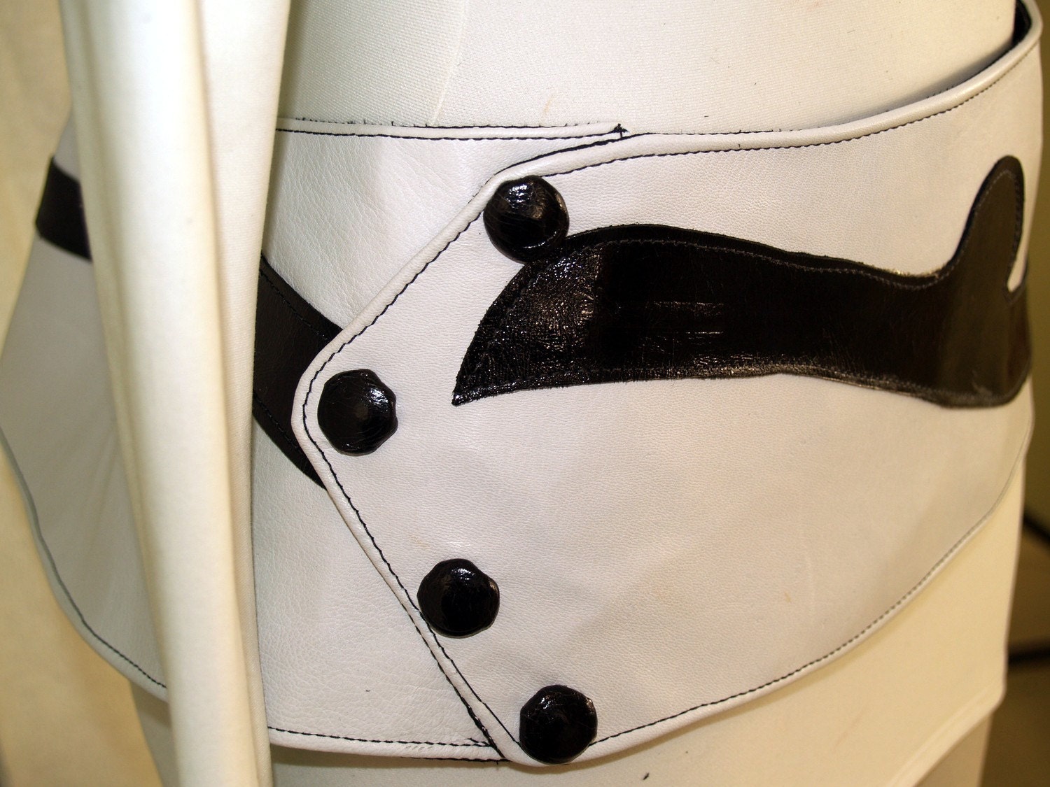 Black and White Leather Belt - Sophisticated Lady - Etsy