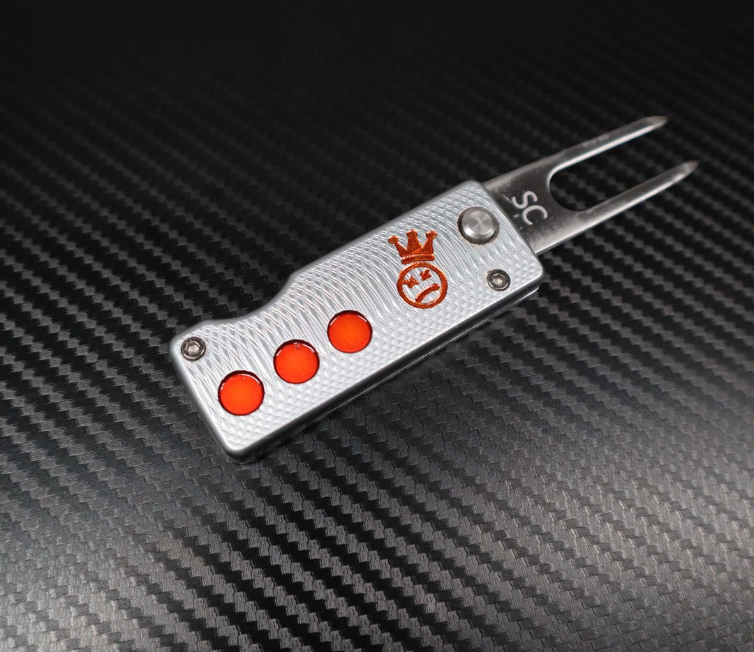 SCGOLF CUSTOM GOLF Divot Tool King Smile Edition - Etsy