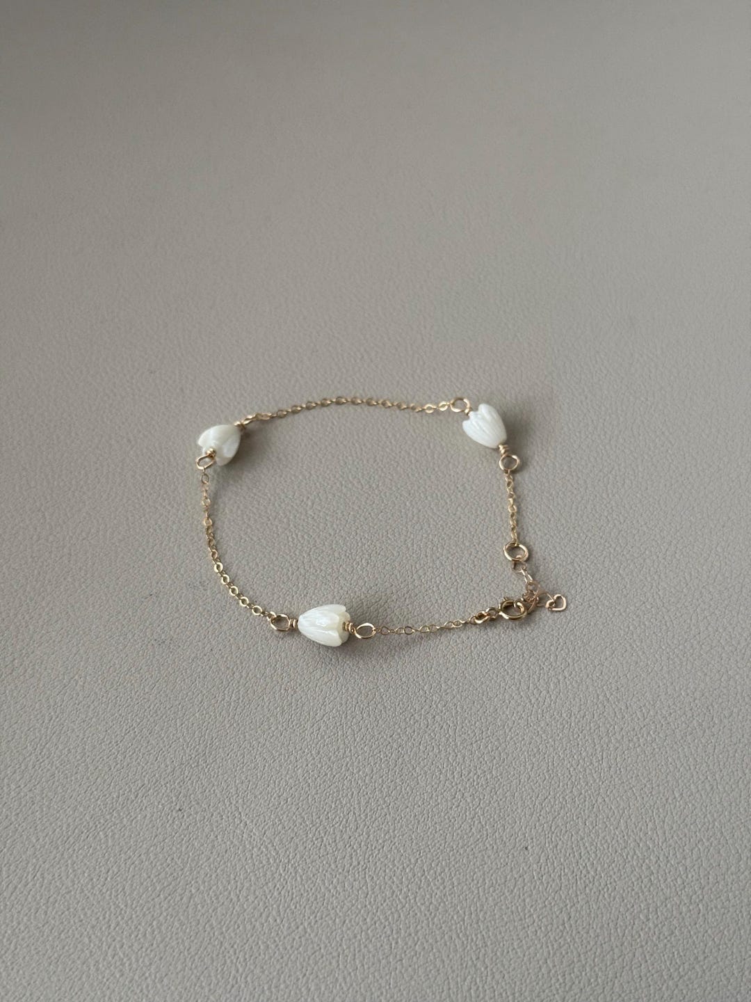 Mother of Pearl Pikake Bracelet - Etsy