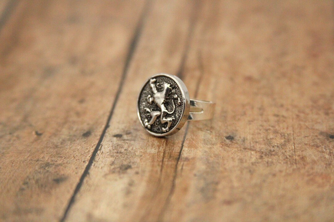 Rampant Lion Ring: Vintage Button Crest, Adjustable Band - Etsy