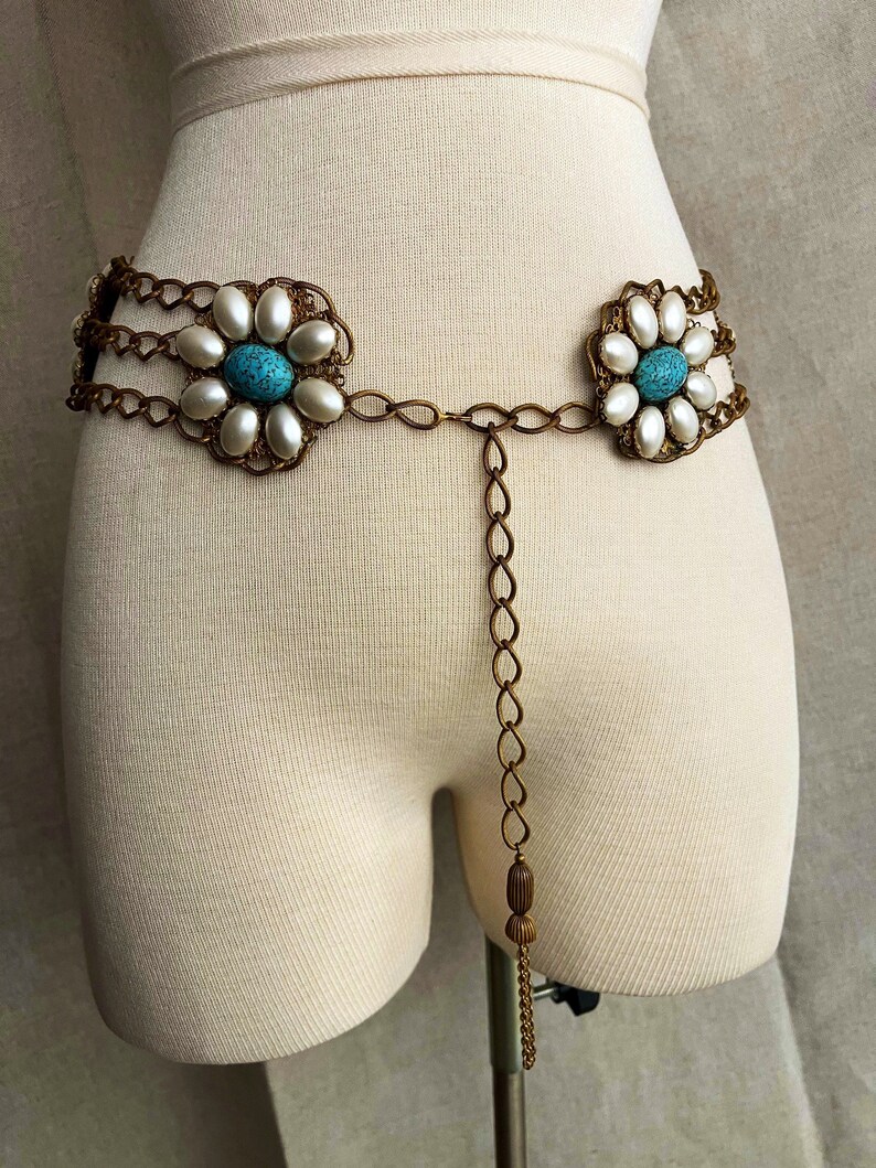 1960s Vintage Chain Belt With Large Daisy Flowers Made of - Etsy