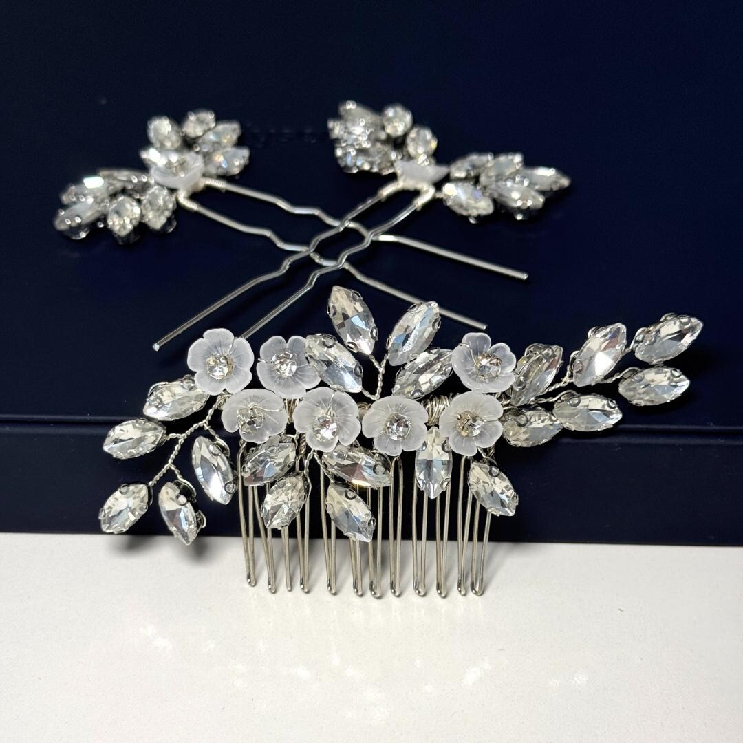 Silver Bridal Hair Set With Crystals – Hair Comb and Hair Pins ...