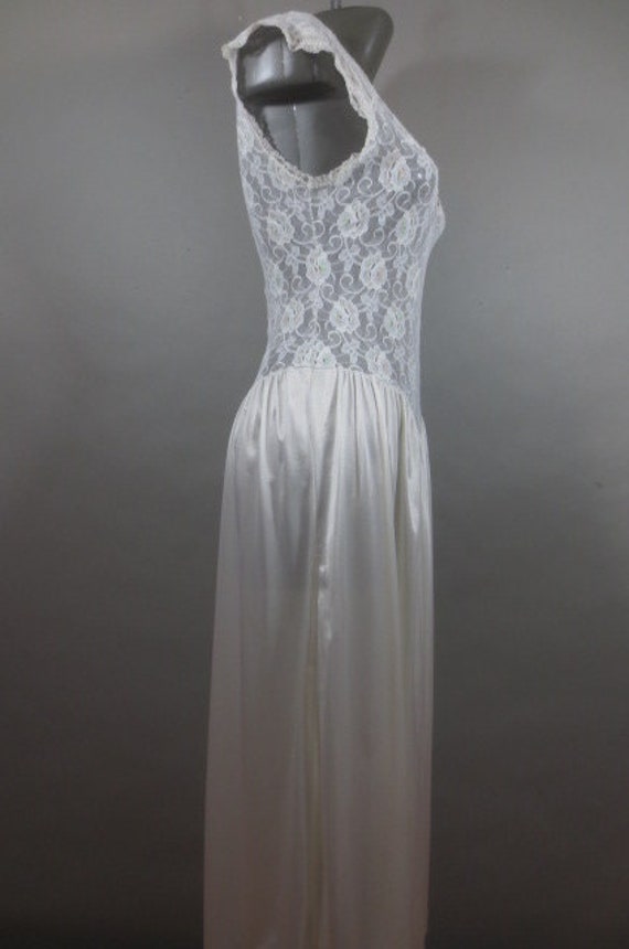 Vintage 1980s Negligee, Night Gown, Lace Bodice w Met… - Gem