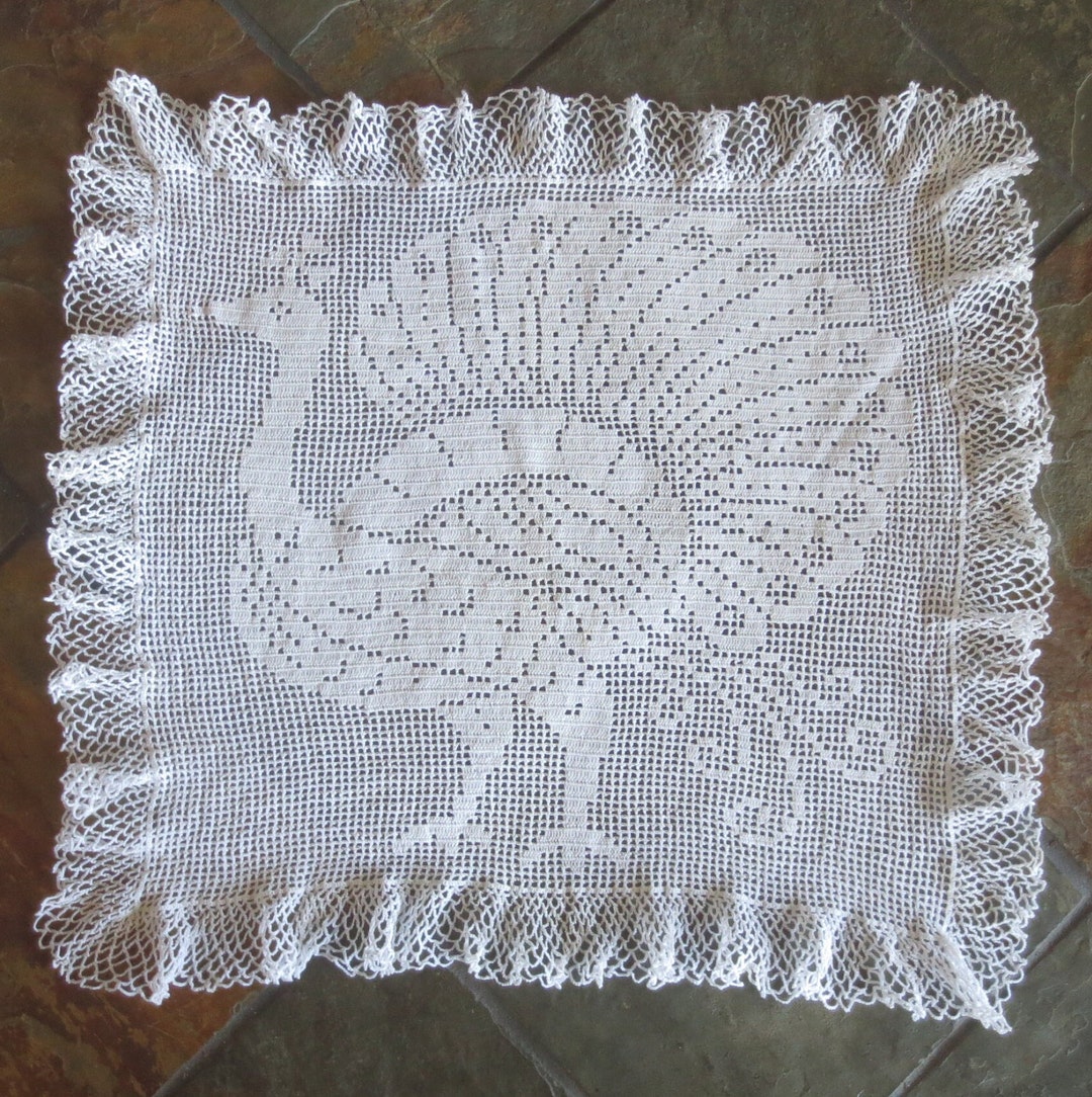 Vintage Crocheted Lace, PEACOCK Doily, Hand Crocheted, Very Good ...