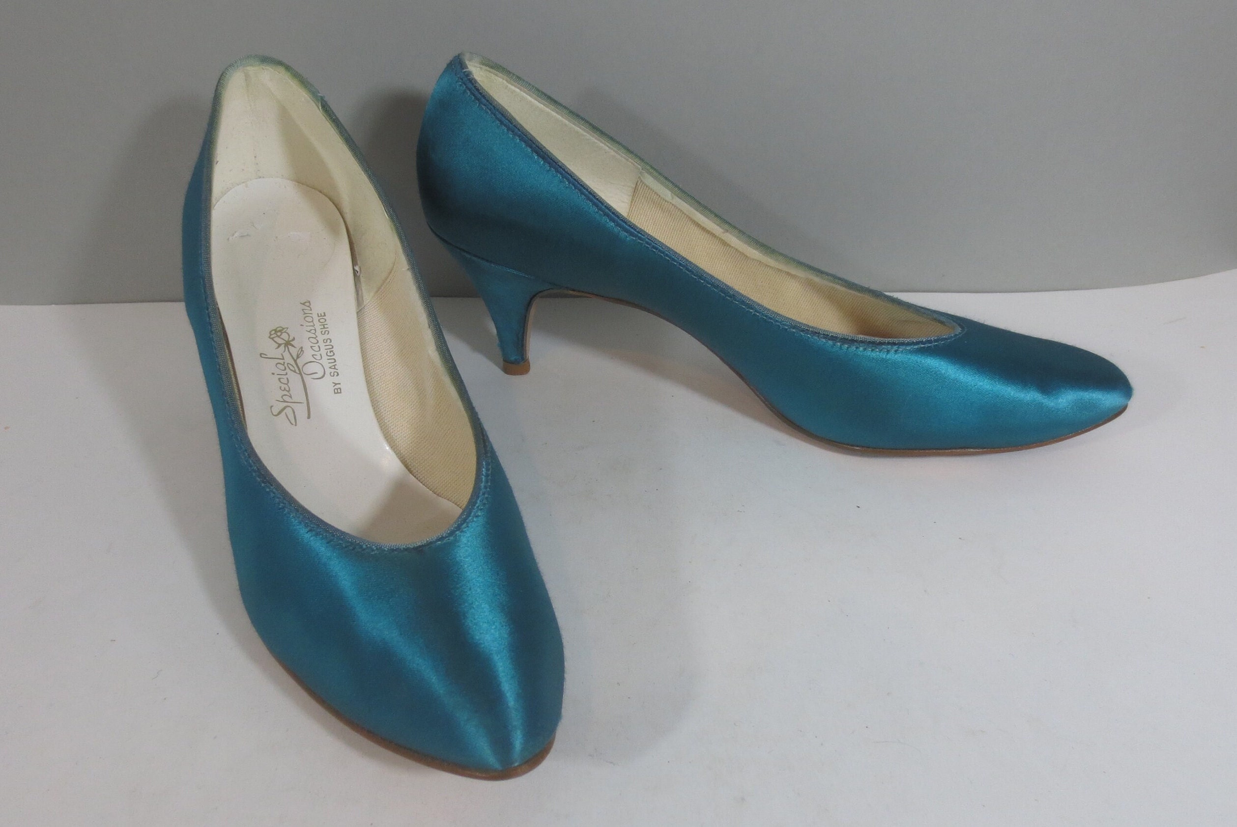 Vintage Satin Pumps - Etsy Vintage Satin Pumps - Etsy