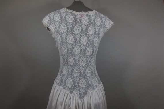 Vintage 1980s Negligee, Night Gown, Lace Bodice w Met… - Gem