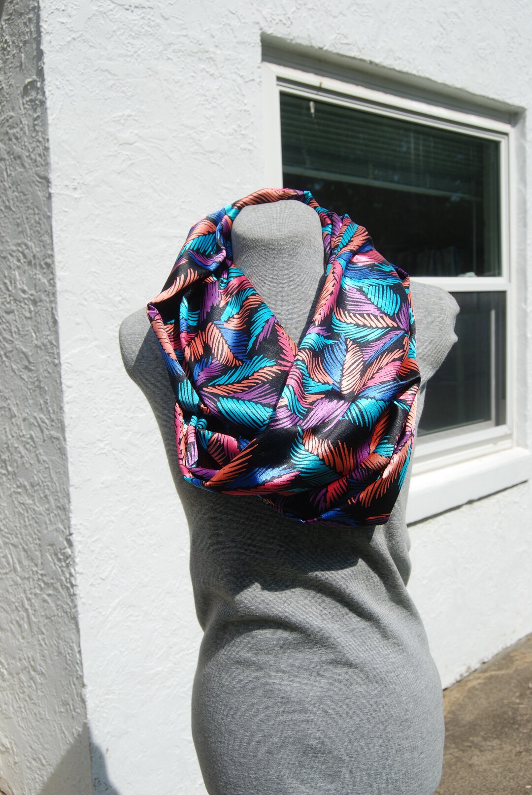 Roundabout, Circle, Infinity, Continuous, Loop Scarf, New......part 3 ...