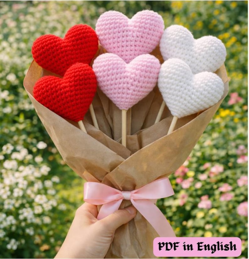 Crochet Heart Pattern Valentine Gift Hanging Ornament, Keychain Mothers ...