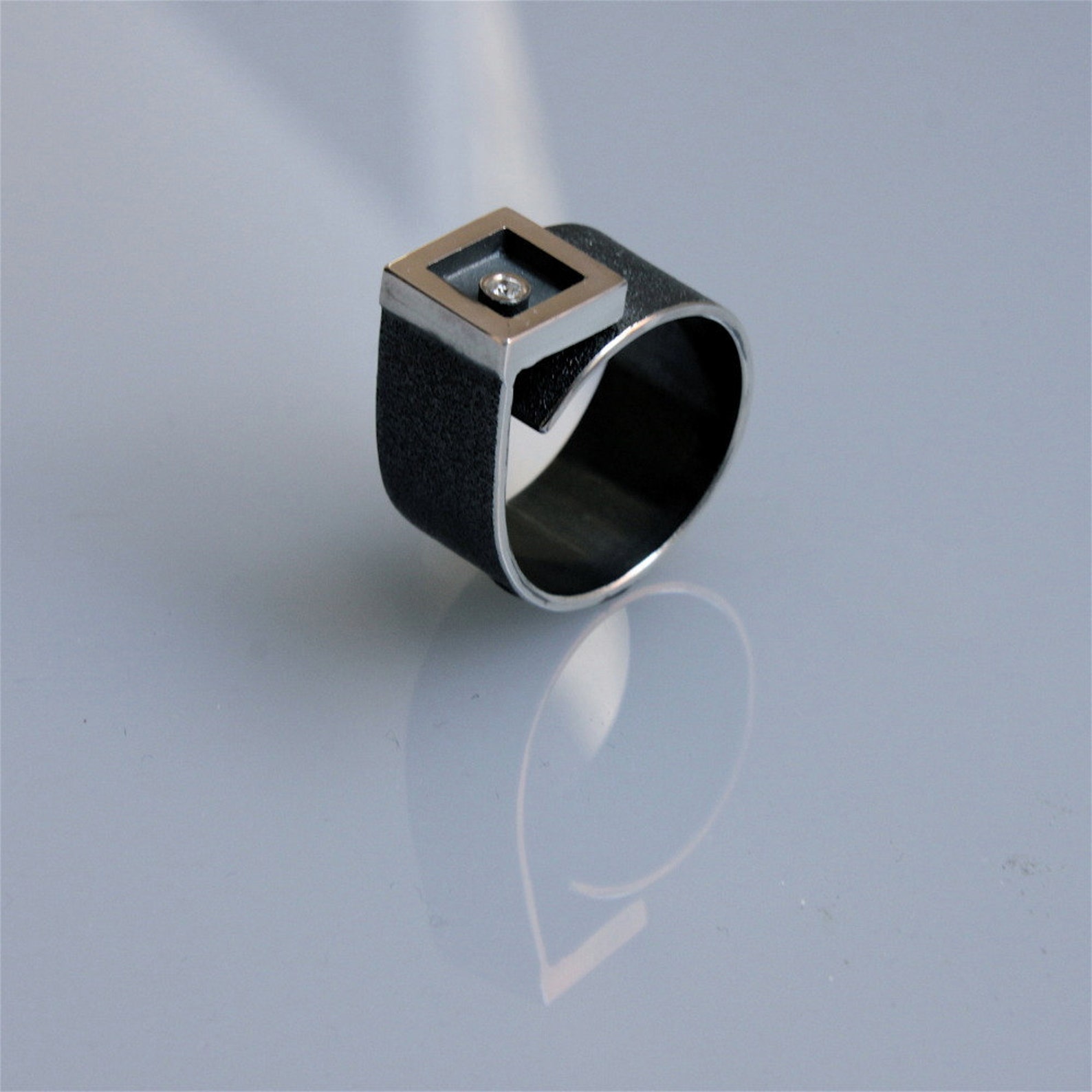 Contemporary Ring "morningstar" in Oxidated Silver With Diamond - Etsy