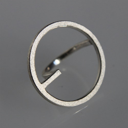 Ring Q Handmade in Sterling Silver With Blue Topaz 3mm - Etsy