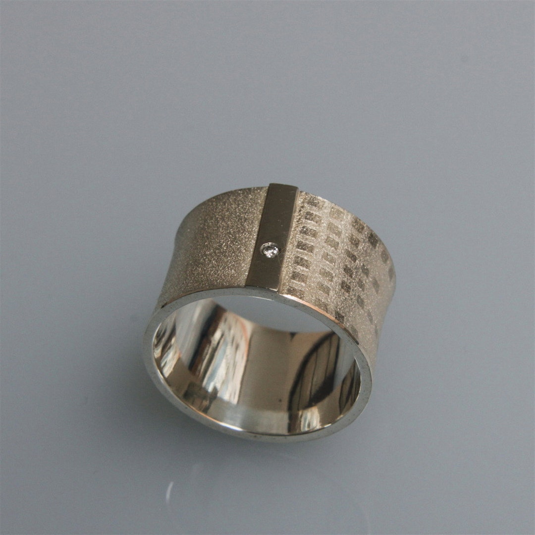 Sterling Silver Ring With 18kt Paladium White Gold Aplications and ...
