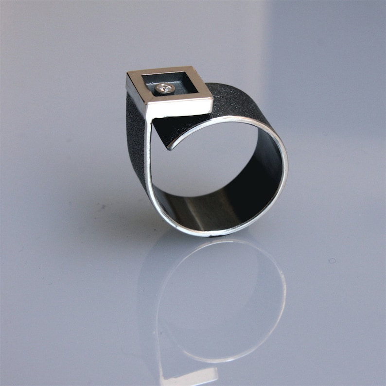 Contemporary Ring "morningstar" in Oxidated Silver With Diamond - Etsy