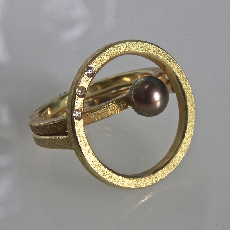 Ring O in 18kt Gold With 3 Diamonds - Etsy UK