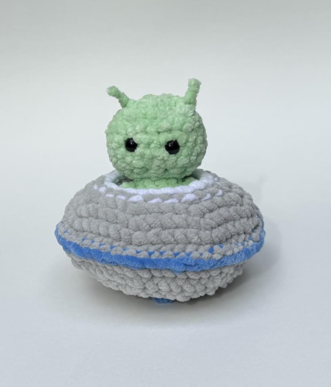 Crocheted Alien UFO With Removable Alien - Etsy