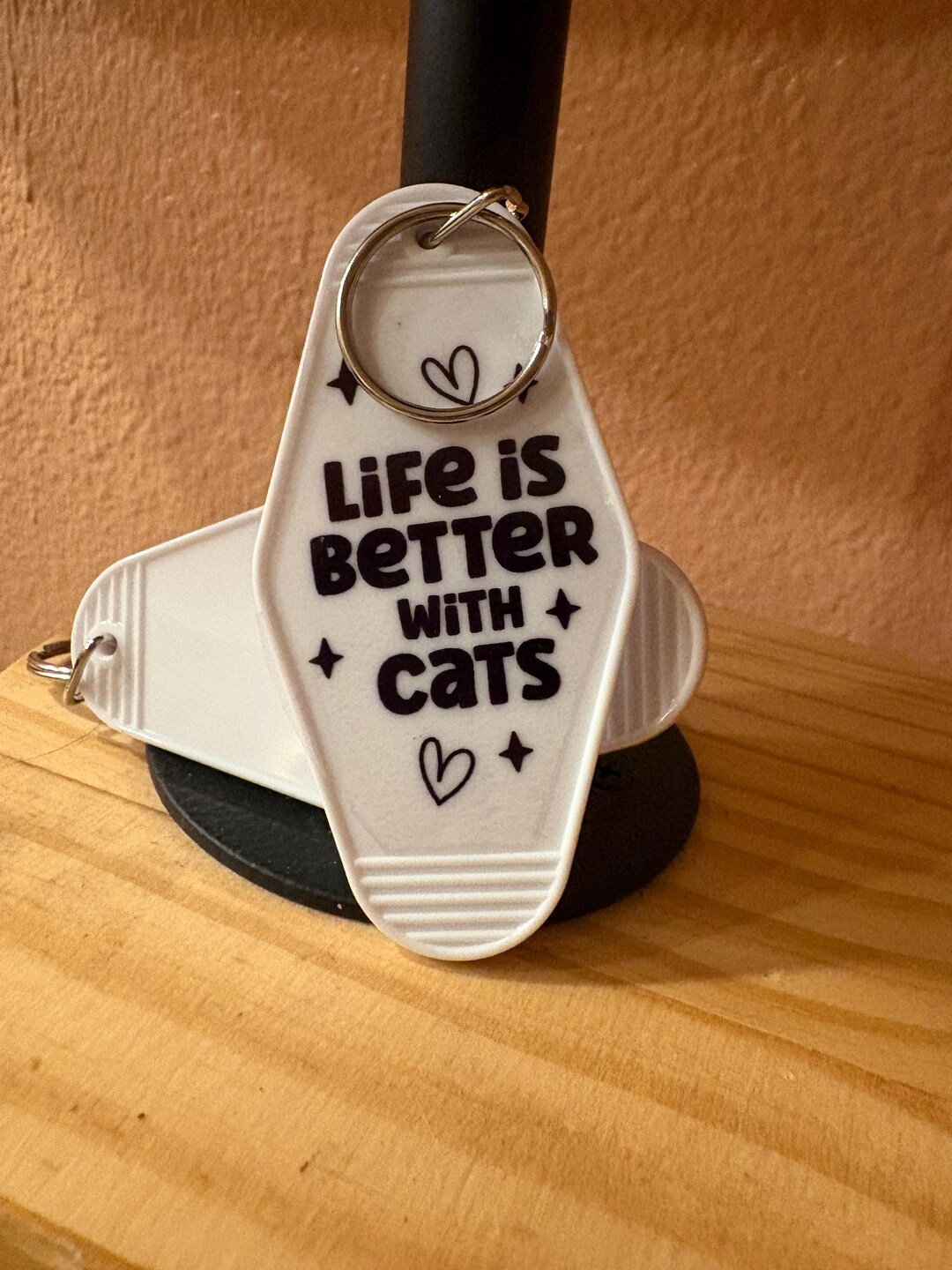 Personalized Vintage Motel Keychain: Custom Retro Key Tag - Etsy