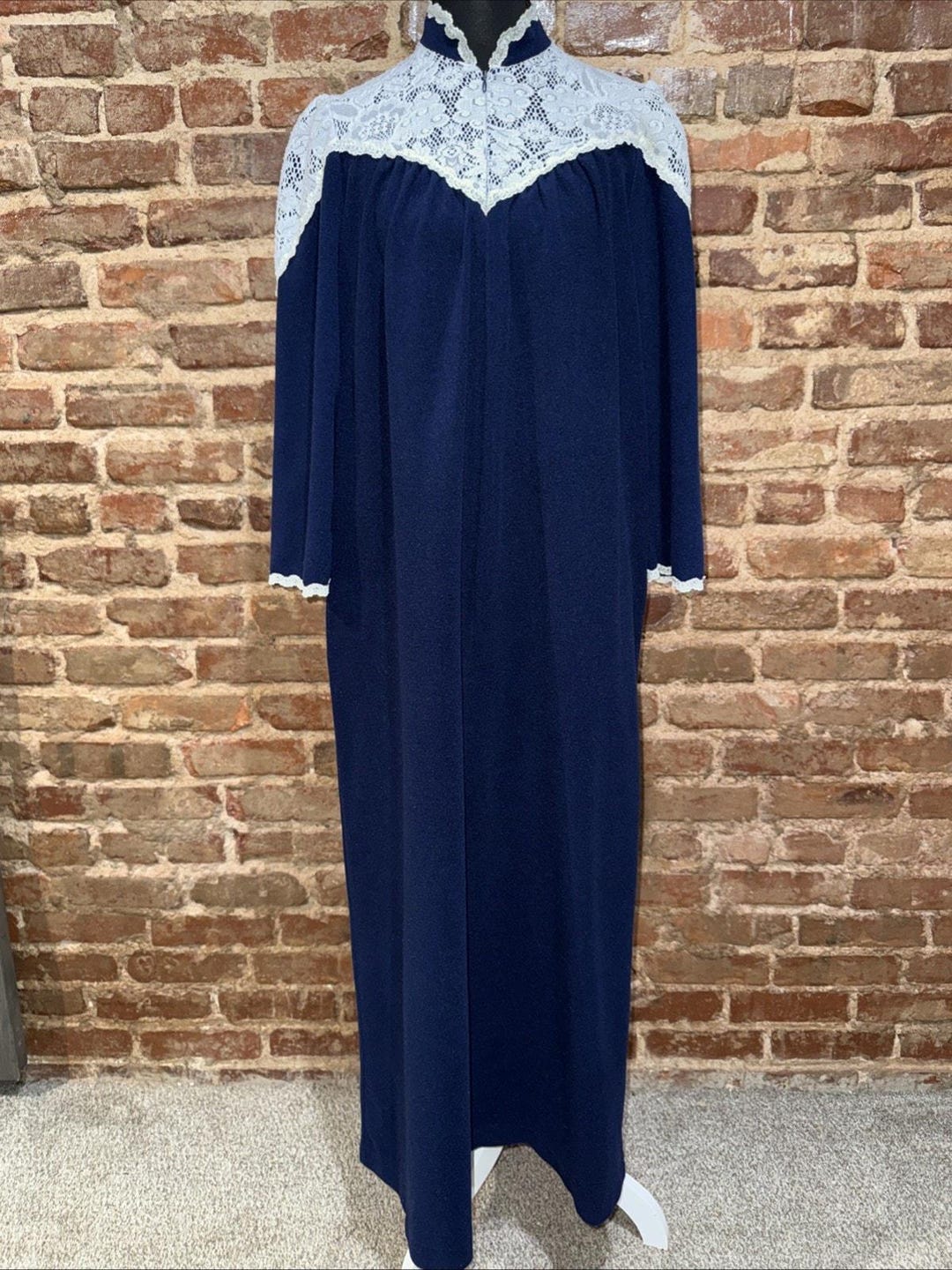 Beth Michaels Vintage 80’s House Robe Navy White Lace Puff Sleeve ...
