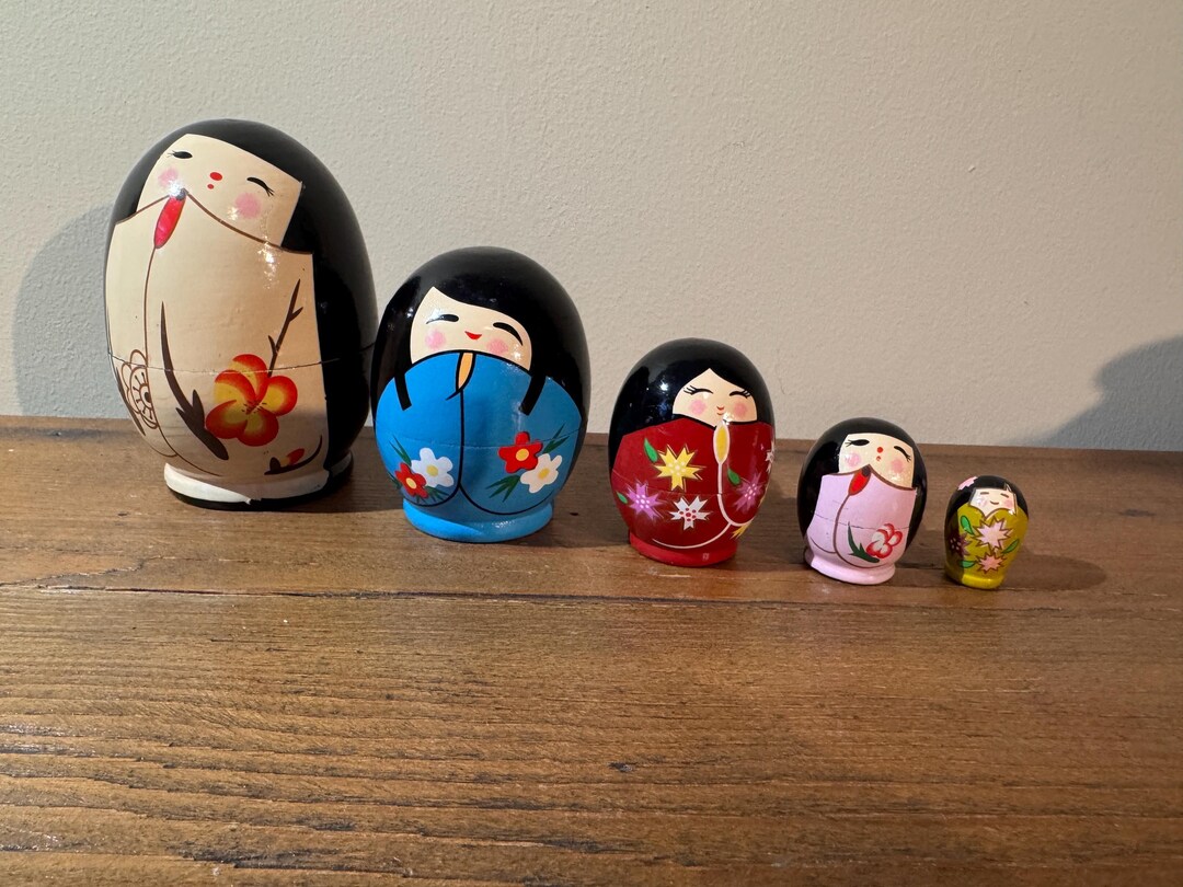 Vintage Kokeshi Nesting Dolls – Set of 5 – Lacquered Wood Japanese Folk ...
