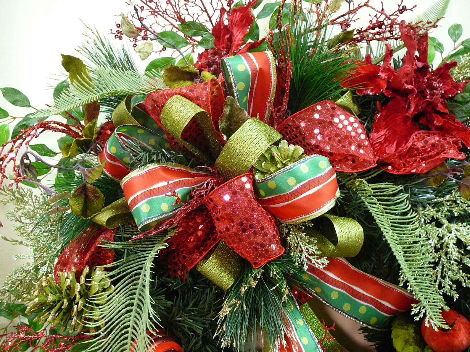 Christmas Ribbon Wreath, Christmas Wreath Ideas, Learn to Make a ...
