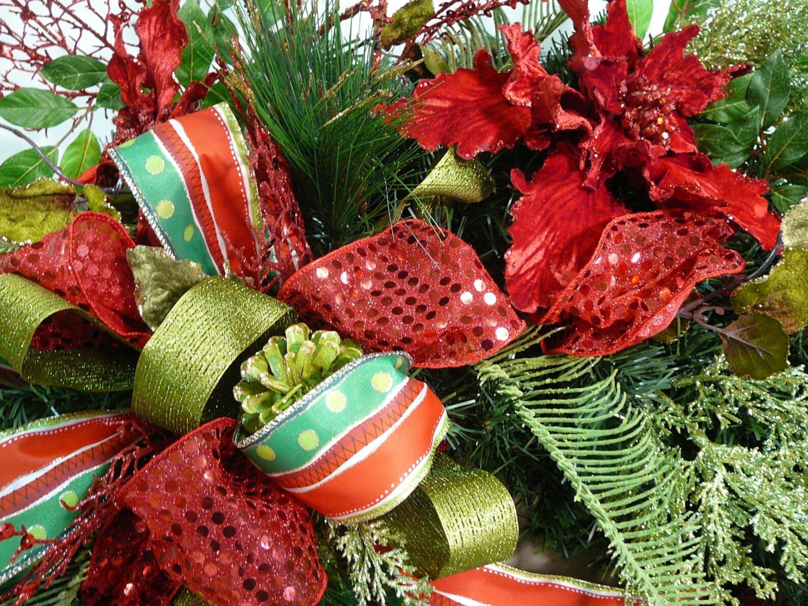 Christmas Ribbon Wreath, Christmas Wreath Ideas, Learn to Make a ...