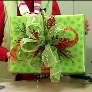 Decorate Gifts With Ribbon, Present Wrapping Ideas, Ribbon Wrapping ...