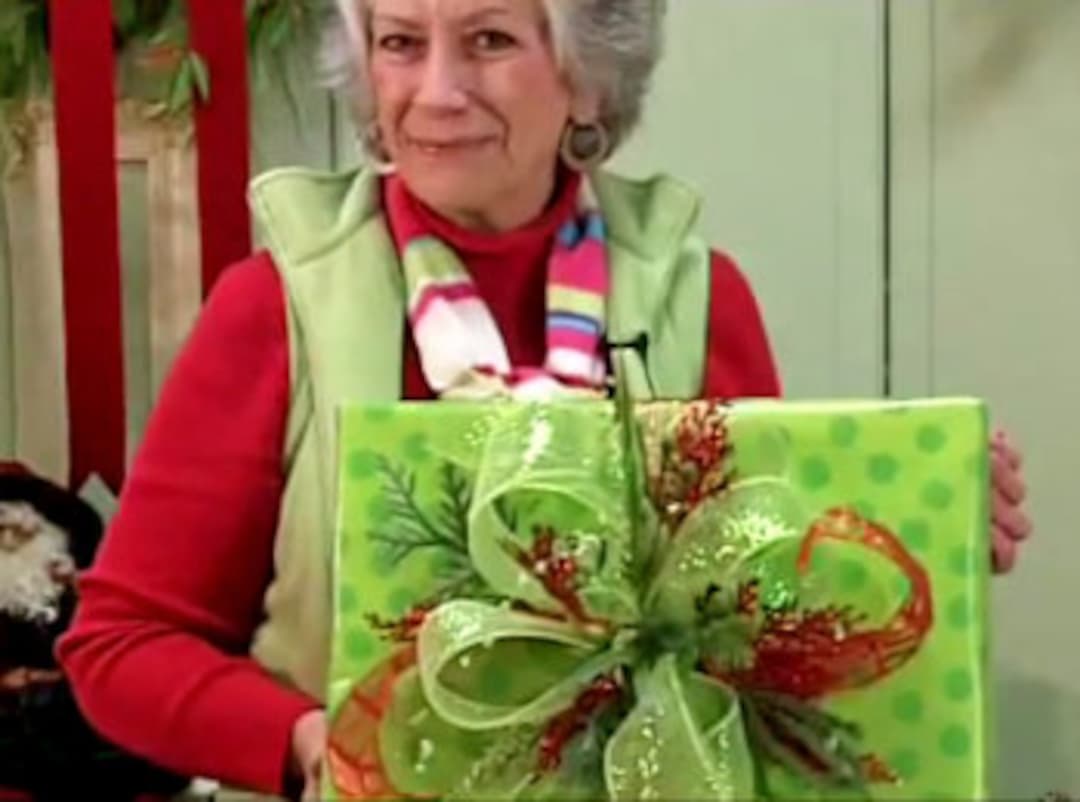 Decorate Gifts With Ribbon, Present Wrapping Ideas, Ribbon Wrapping ...